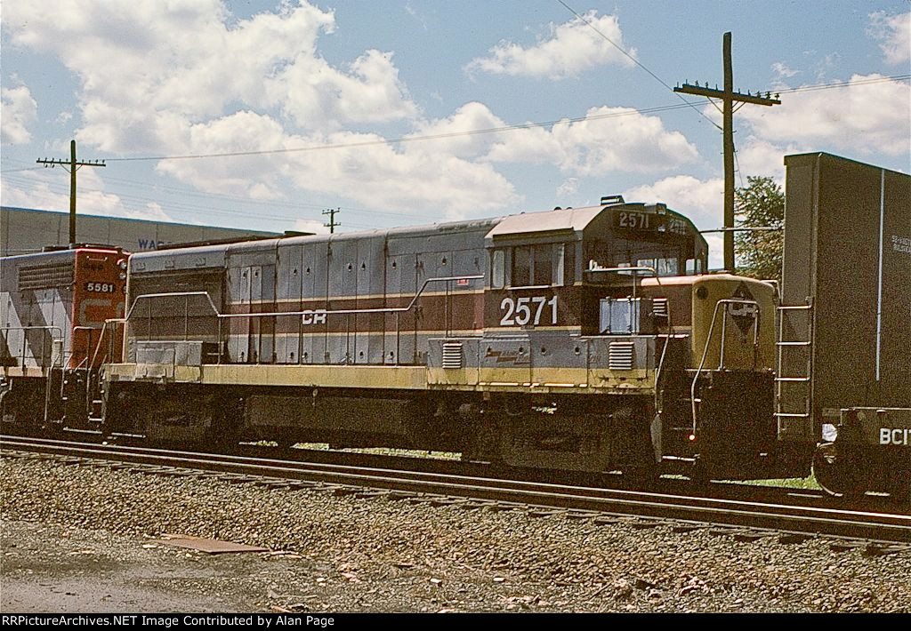 CR U25B 2571 (ex-EL 2502)